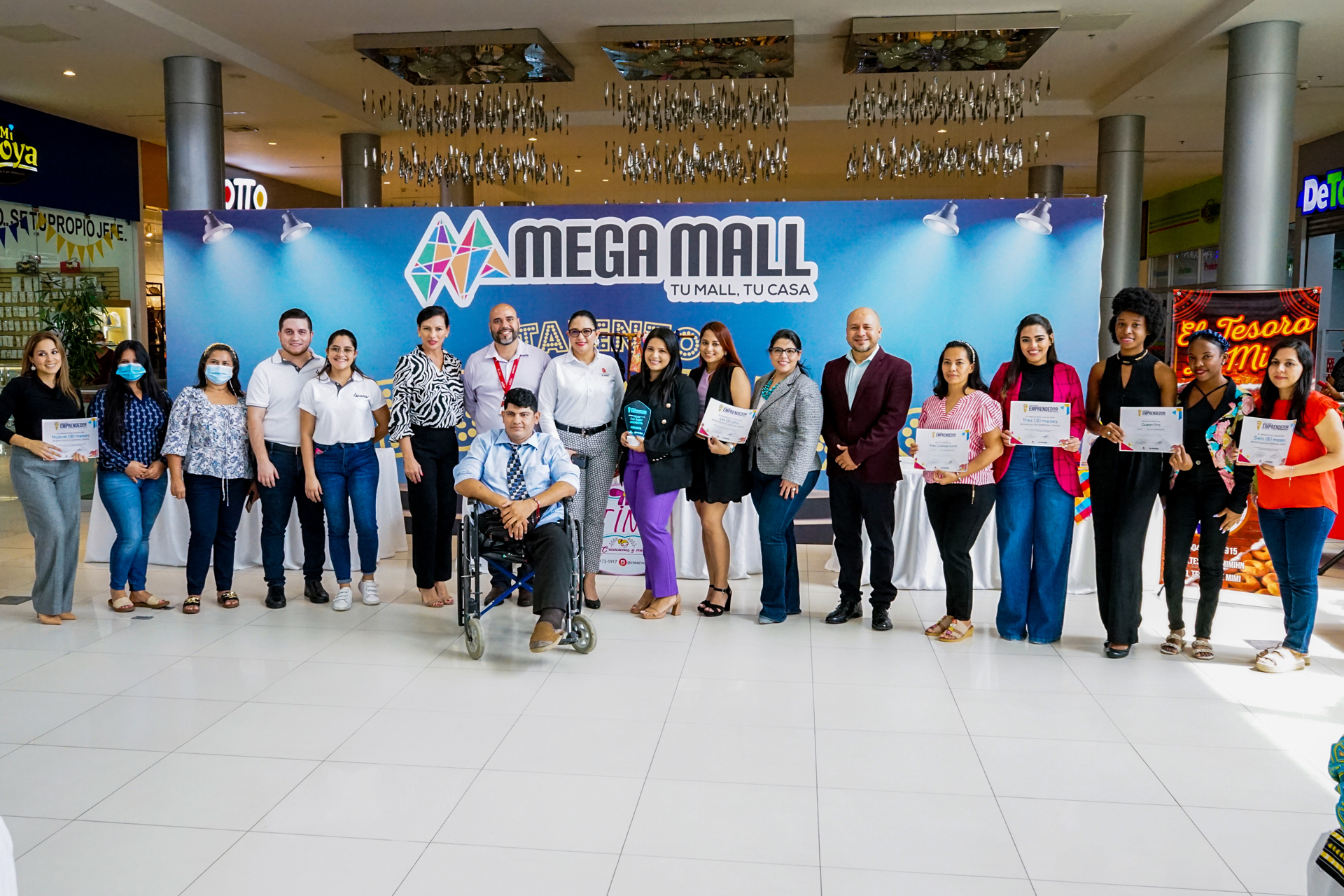 Mega Mall impulsa y premia a los ganadores del Concurso El emprendedor ...